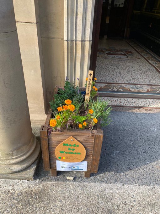 Morley Library Planter – Incredible Edible Leeds